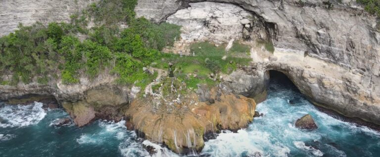 Seganing Waterfall Nusa Penida - BaliGiliFastBoat.Com